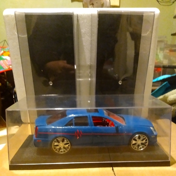 ERTl | Toys | Display Cases For Models 3 In This Lot Model Cadillac Not ...